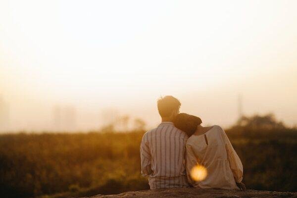Emotional Cheating vs Friendship - The Key Differences You Should Know